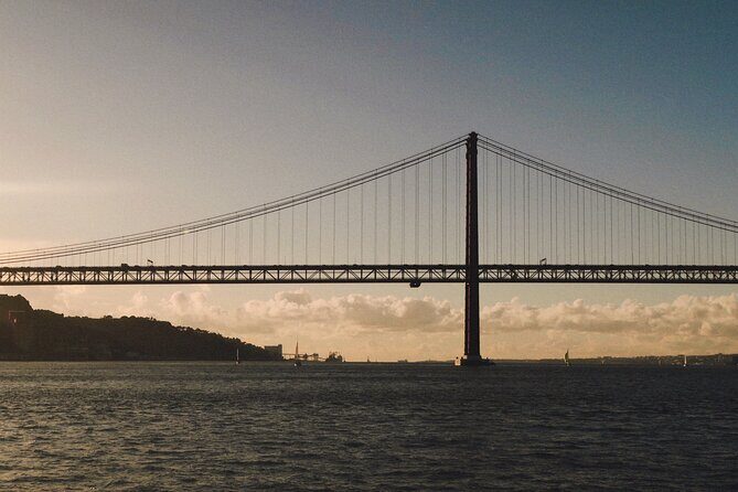 4 Hours Private Tour with Dives in Catamaran in Lisbon - The Sum Up