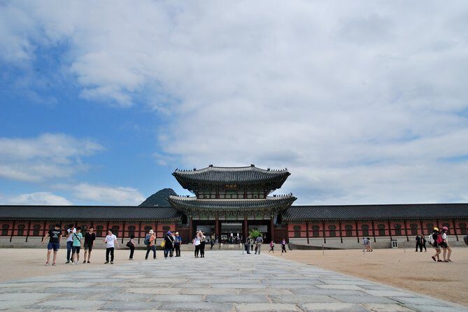 4 Hours Private tour with top attractions in Seoul - Exploring Seoul in Four Hours: What You Can Expect