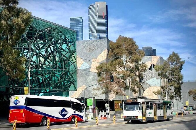 4 Hours Sightseeing Small Group Tour in Melbourne City - The Guide: Knowledgeable but Variable Communication