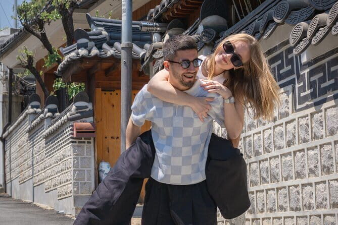 4 Hours UNESCO Palace and Street Food Tour in Seoul - The Experience Through Our Eyes: The Balance of History and Food