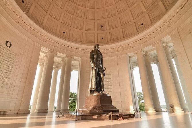 4-Hr DC Monuments Small Group Sightseeing Guided Tour - Who Will Love This Tour?