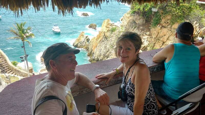 .4-Hrs Cruise or Hotels City Tour Experience w/High Divers - Authenticity and Value