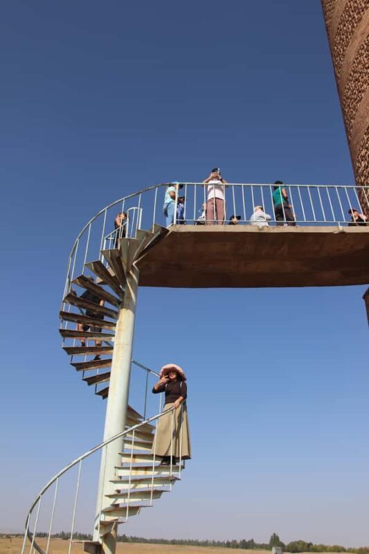 4 in 1 day: Burana tower, Canyons, Issyk-Kul, hot springs - FAQs