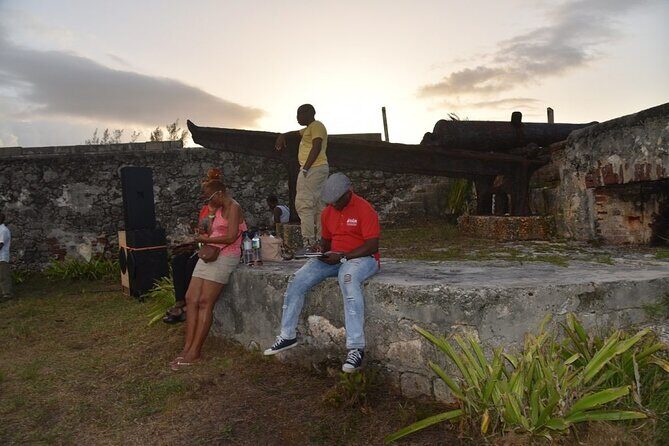 4 IN 1 Private & Customize Day Trip To Negril Including Entry Fee - Key Points