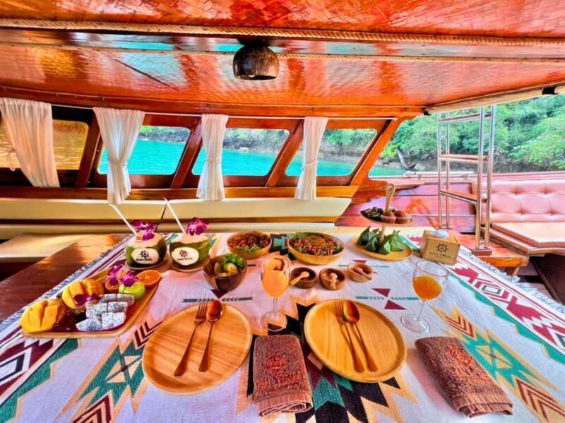 4 Island Sunset Private Luxury Vintage Boat - An In-Depth Look at the Tour Experience