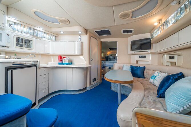 40' Miami Yacht Rental up to 13 Persons - The Comfort and Convenience of the Yacht