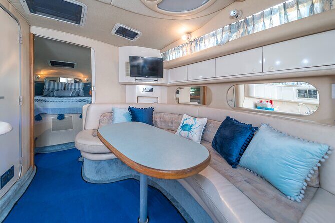 40' Miami Yacht Rental up to 13 Persons - The Sum Up