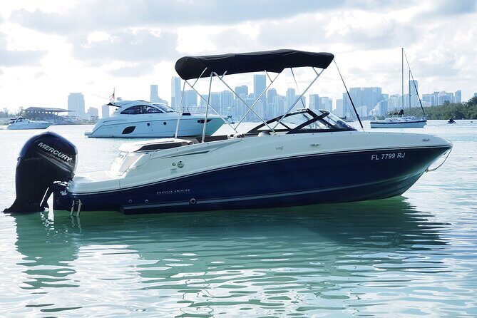 42 Ft Private Yacht Miami, rent for 2 our 4 hours, for 12 people - Introduction: A Special Way to See Miami