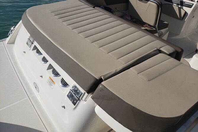 42 Ft Private Yacht Miami, rent for 2 our 4 hours, for 12 people - FAQ