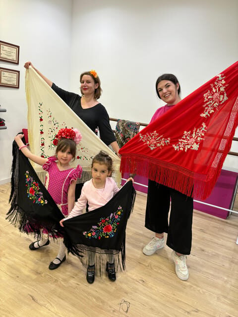 45 minutes flamenco dance class for family in Málaga - Final Notes: Why This Flamenco Class is a Great Choice