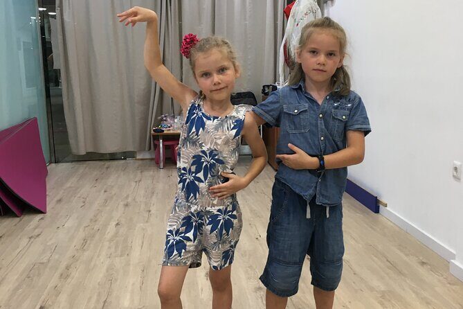 45 minutes flamenco dance class for family in Málaga - What to Expect During the Class