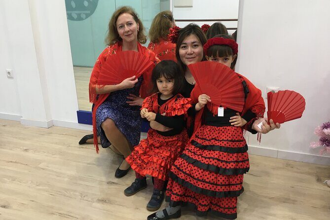 45 minutes flamenco dance class for family in Málaga - The Sum Up
