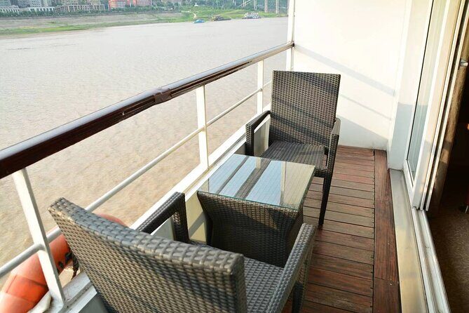 4D3N Yangtze River Cruise:Chongqing to Yichang by Yangzi Explorer - Who Will Appreciate This Cruise?