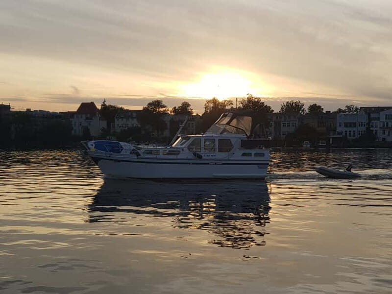4h Private Havelland Discovery Boat Cruise with Skipper - The Skipper and Language Support