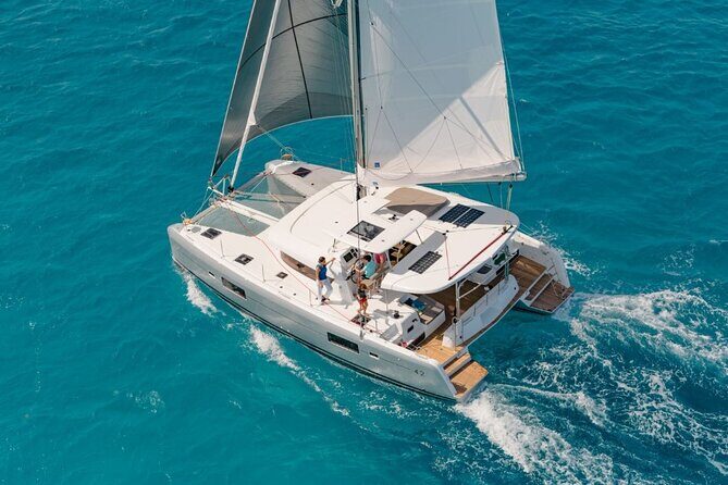 4H Private Vip Catamaran Tour with Swim Up to 18 people - Discover the Charm of Lisbon from the Water with a Private 4-Hour Catamaran Tour