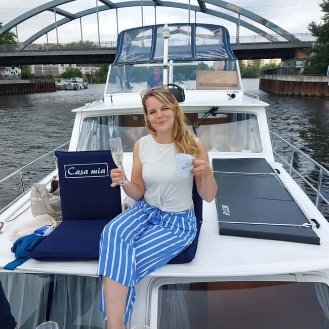 4h Unforgettable Tour with Skipper, "Seven Lakes Cruise" - Key Points