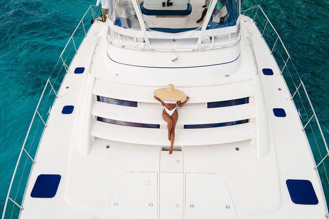 4hr Private Luxury Yacht with Snorkeling, DJ, Bar, Food - Key Points