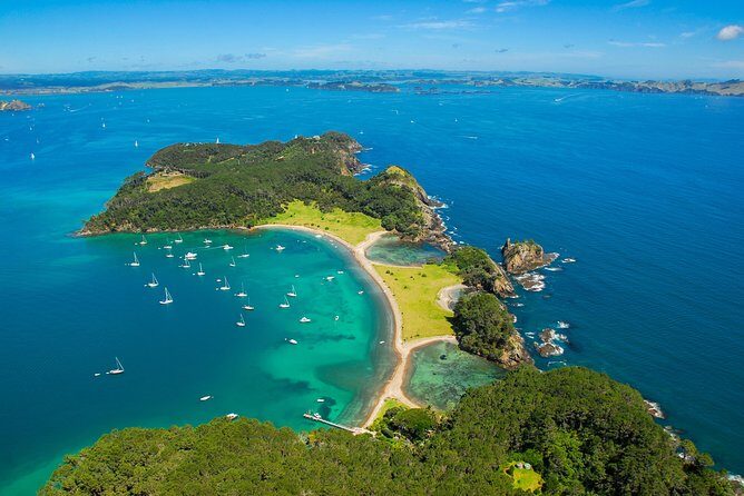 5-Day Bay of Islands, Auckland, Hobbiton, Rotorua & Waitomo Tour - Analyzing the Value