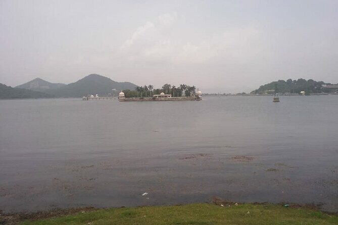 5-Day Golden Triangle Private Tour From Delhi With Guide - Day 1: Delhi’s Heritage and Spiritual Spots