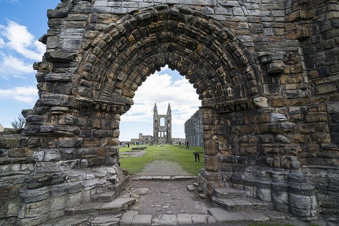 5-Day Isle of Skye, Oban, St Andrews and North West Highlands Tour - Day 2: Glencoe, Glenfinnan, and the Highlands