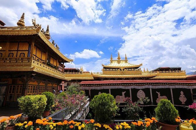 5-Day Small Group Lhasa and Yamdrok Lake Tour from Chengdu - Who Should Consider This Tour?