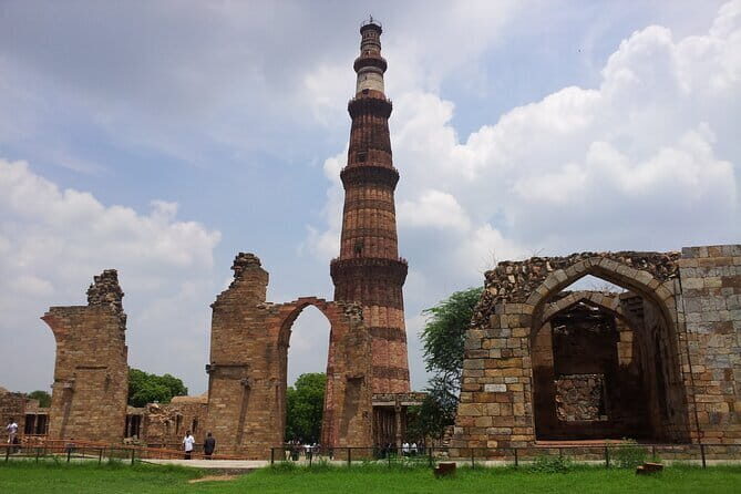 5 Days Golden Triangle With Ranthambore Wildlife - The Journey Begins: Delhi’s Historic Charms