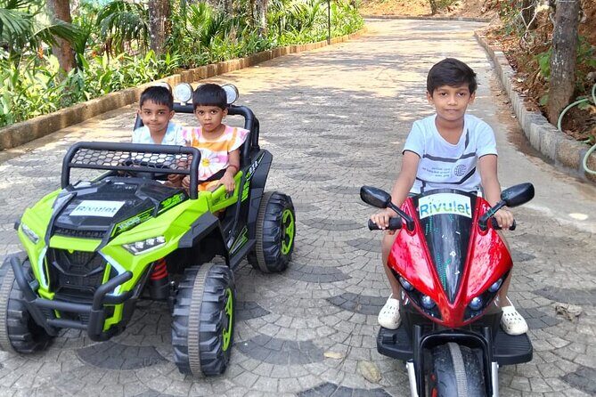 5 Days Kerala Luxury Tour Hills Beaches Houseboat and Heritage - Exploring the Itinerary in Detail