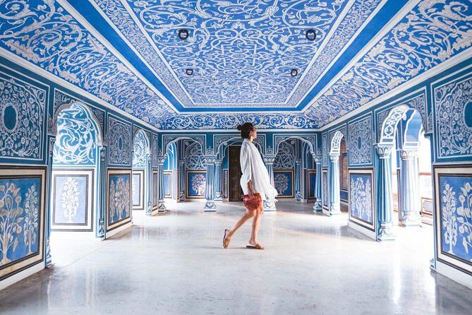 5-Days Luxury Golden Triangle Tour from Delhi Include,Hotel,Guide &On Board WiFi - The Sum Up