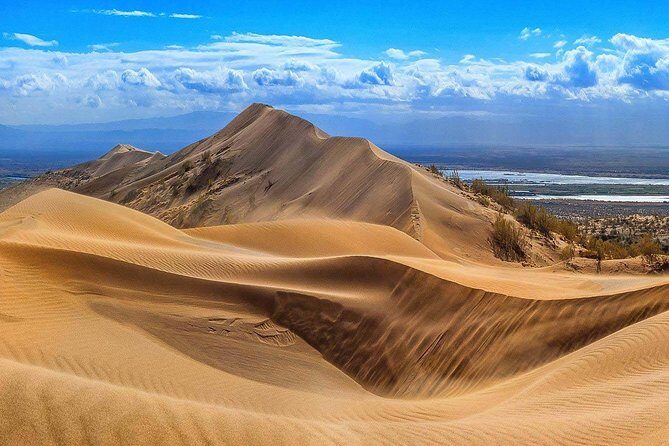 5 DAYS tour through Altyn-Emel, Charyn canyon, Kolsai and Kaindy lakes - Day 2: Mountain Majesty at Katutau and Aktau