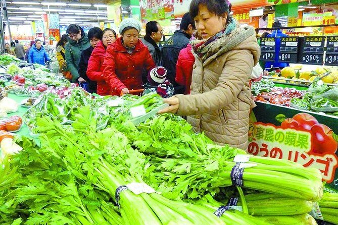 5-hour Private Tour to Temple of Heaven Longtan Lake Morning Market - Longtan Lake Morning Market: A Slice of Daily Beijing