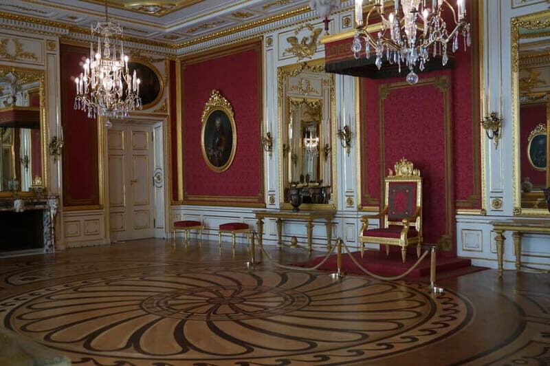 5-hour: Royal Castle, Old Town and POLIN Museum/inc.Pick-up/ - Why This Tour Stands Out
