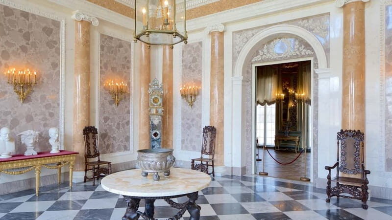 5-hour: Royal Castle, Old Town, Wilanow Palace /inc.Pick-up/ - Practical Details: What You Need to Know