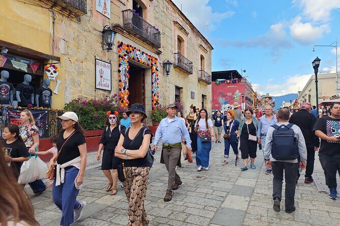 5 Hours Guided Day of The Dead Evening Walking Tour in Oaxaca - Authentic Experiences & Traveler Feedback
