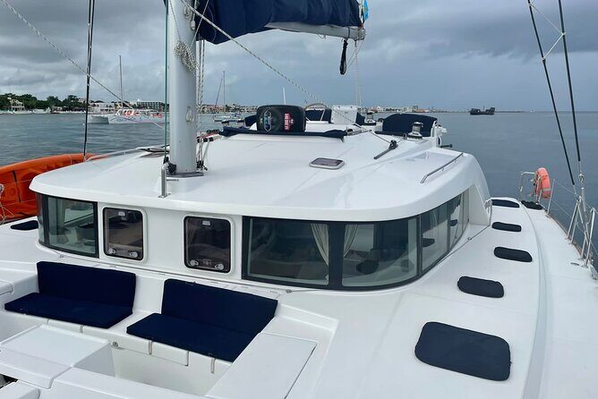 5 Hr Private Catamaran Cruise with lunch and drinks to 15-20 ppl - An In-Depth Look at the Catamaran Experience