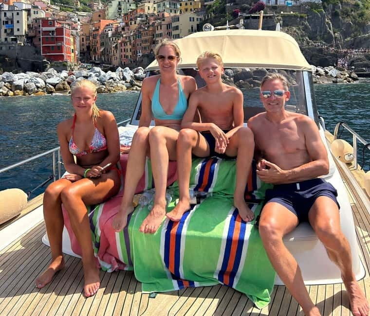5 LANDS LUXURY BOAT TOUR - Key Points