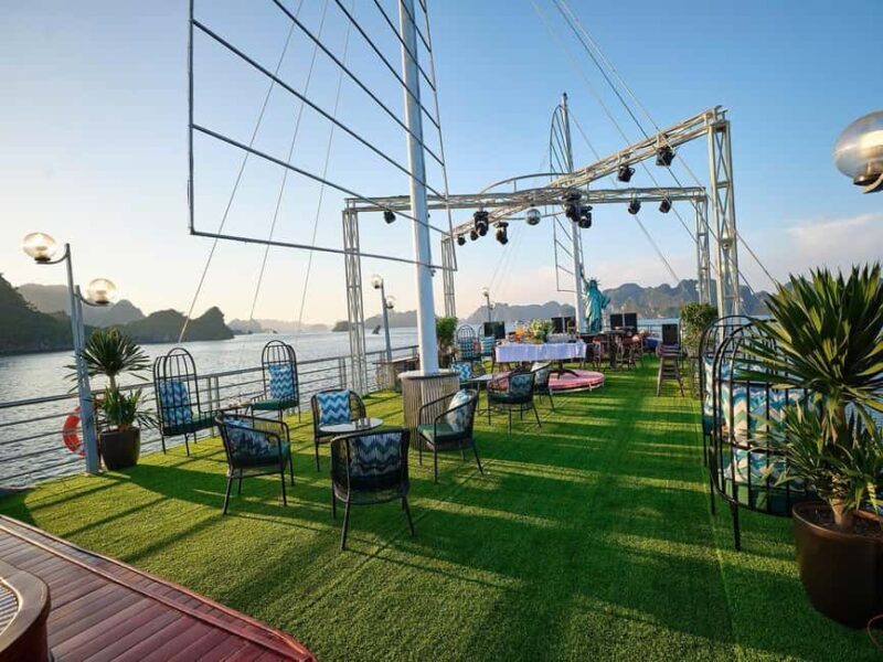 5-Star Ha Long Bay w Lunch, Kayak, Jacuzzi Cruise| Limousine - The Sum Up: An Excellent Choice for a Memorable Day