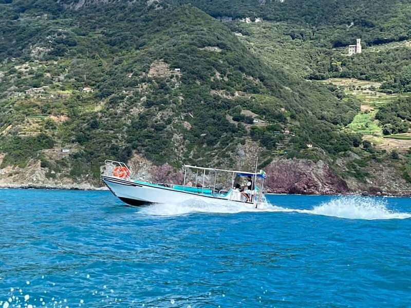 5 TERRE PRIVATE BOAT TOUR WITH SKIPPER - Comfort, Convenience, and Practicalities