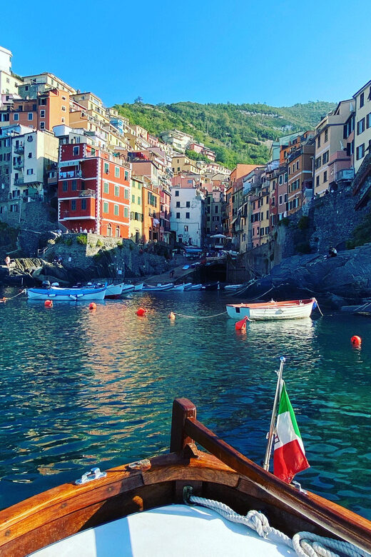5 terre sunset group tour,Riomaggiore.Il Gavitello - Detailed Itinerary Breakdown