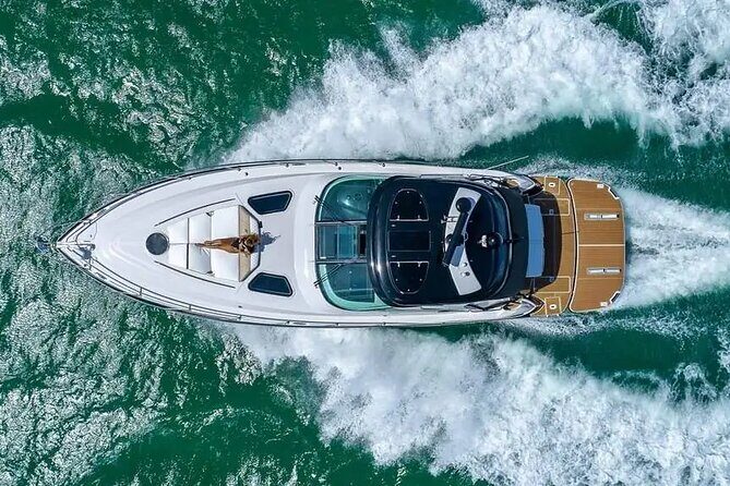 50ft 1 Hour FREE Miami Yacht Rental 3 to 6 Hours 13 People - Key Points