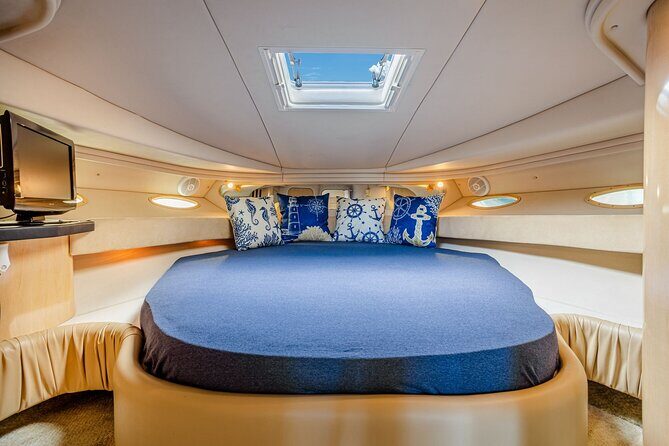 50ft 1 Hour FREE Miami Yacht Rental 3 to 6 Hours 13 People - Who Should Consider This Yacht Tour?