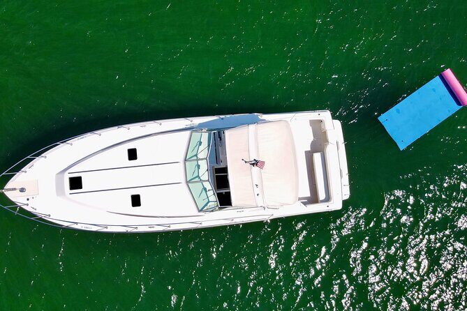 50ft Luxury Yacht Tour in Miami Beach Captain, Champagne & Party! - Key Points