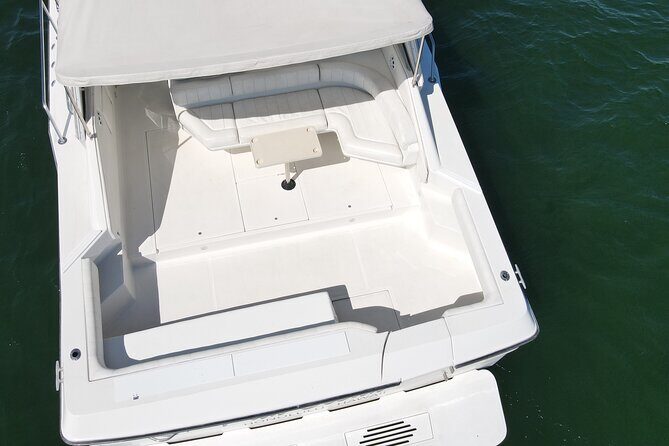 50ft Luxury Yacht Tour in Miami Beach Captain, Champagne & Party! - FAQ: Practical Questions about This Miami Yacht Tour