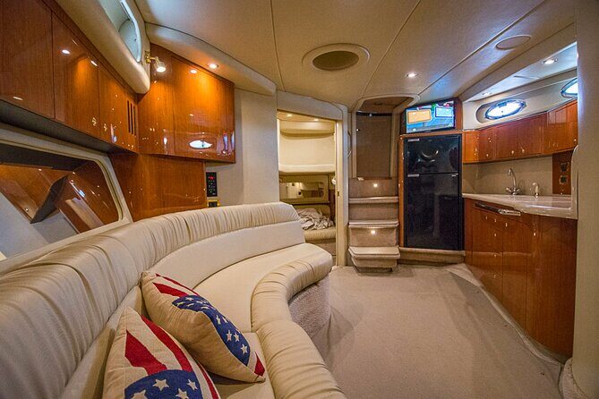 50ft Private Party Yacht tour, Discover Secret Places in Miami - The Sum Up: Is It Worth It?