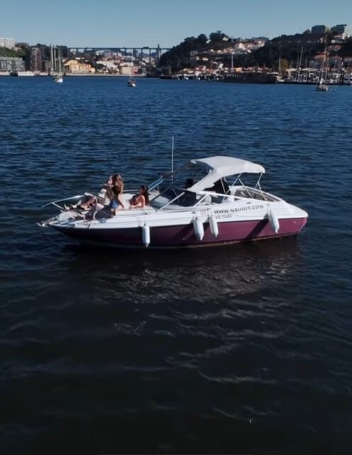 6 Bridges, Not Shared Boat Tour 1h30m, group price up to 6px - A Deep Dive into the Experience