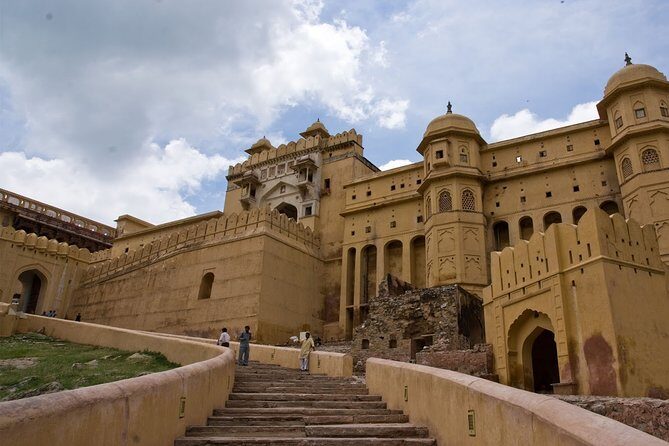 6 Day Golden Triangle with Udaipur-Delhi Agra Jaipur Udaipur Tour - FAQ