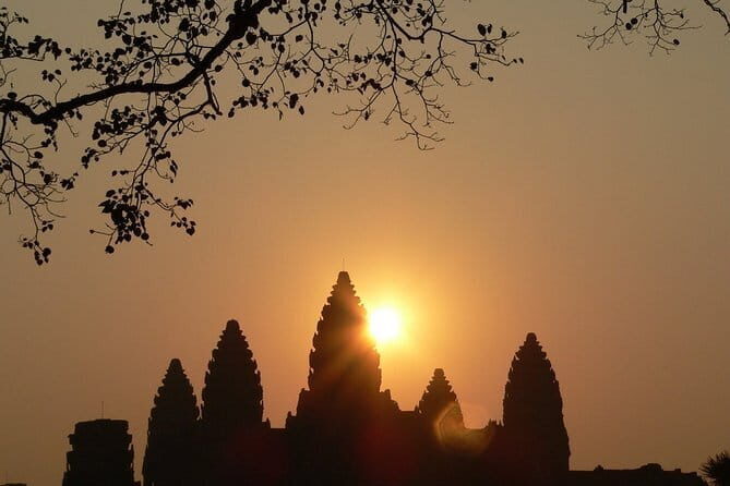 6-day Siem Reap with Angkor Complex & Floating village - Venturing into the Jungle: Kbal Spean and Banteay Srei