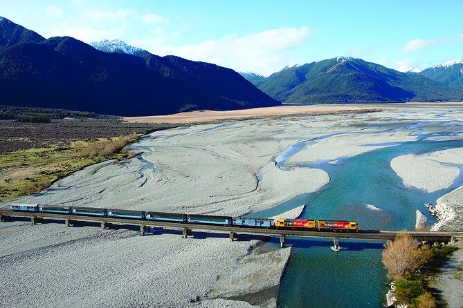 6 Day South Island Circut: Milford Sound, Queenstown and Glaciers - Key Points