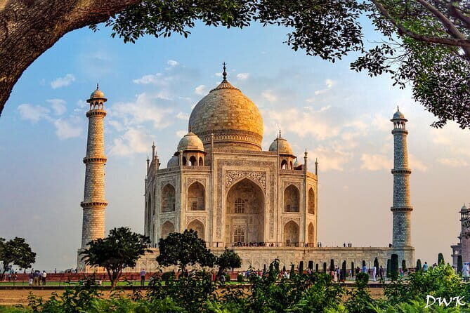 6 Days Golden Triangle Tour ( Delhi Agra Jaipur ) - Day 4: Witnessing the Taj Mahal at Dawn and En Route to Jaipur