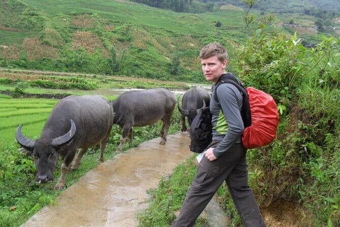 6 days though Muong Hoa valley to Hoang Lien National Park trekking - Traversing Rainforests and Black Hmong Villages
