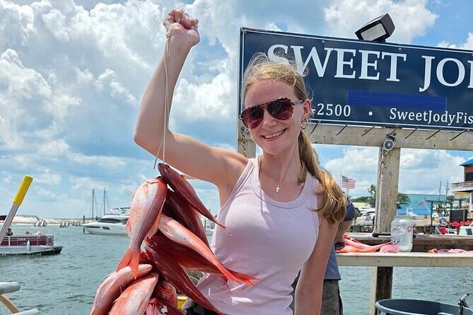 6 Hour Family Friendly Party Boat Fishing in Destin - The Ride Out to the Reef